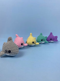 Mini Sharks [mini amigurumi] – nanari.crochet